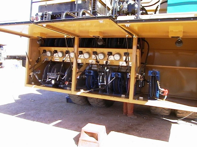 KCGM Mining- CAT Lube Truck